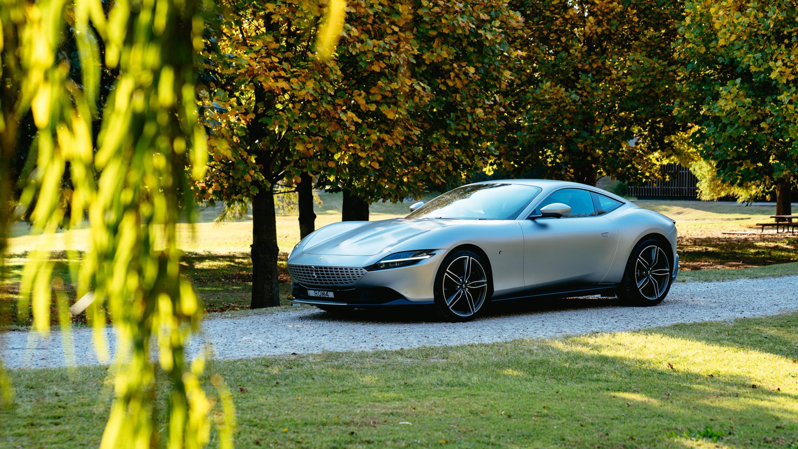 ประสบการณ์การ Test Drive สุดประทับใจ 'ภูผา เตชะณรงค์ x Ferrari Roma'