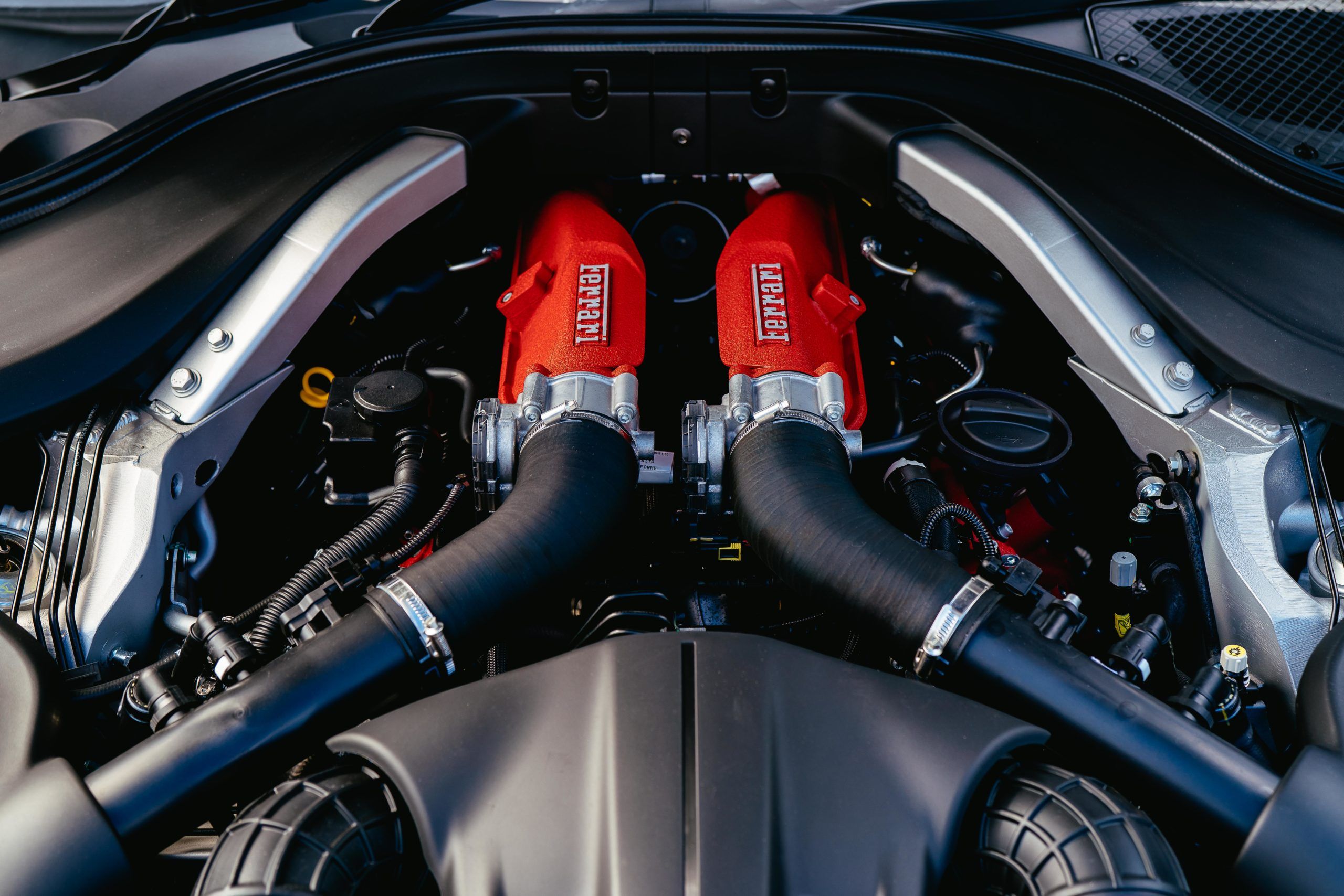 ประสบการณ์การ Test Drive สุดประทับใจ 'ภูผา เตชะณรงค์ x Ferrari Roma'