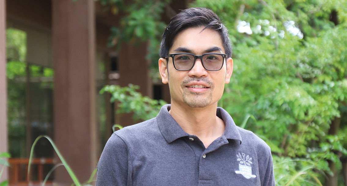 อรุษ นวราช