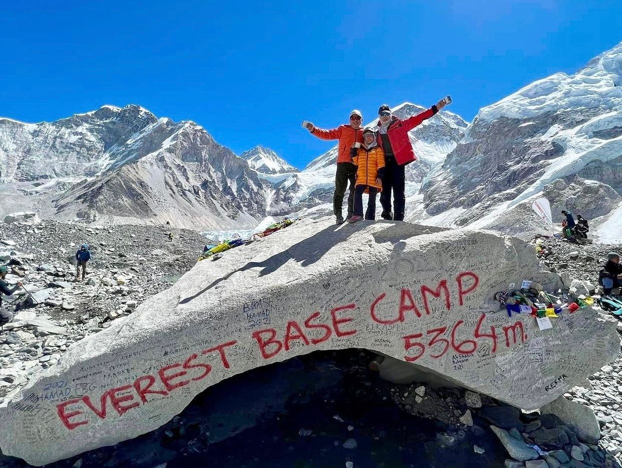 Everest Best Camp (EBC) พิชิตโดย คุณชาญ ศรีวิกรม์ เดินตะลุยขึ้นเขา!