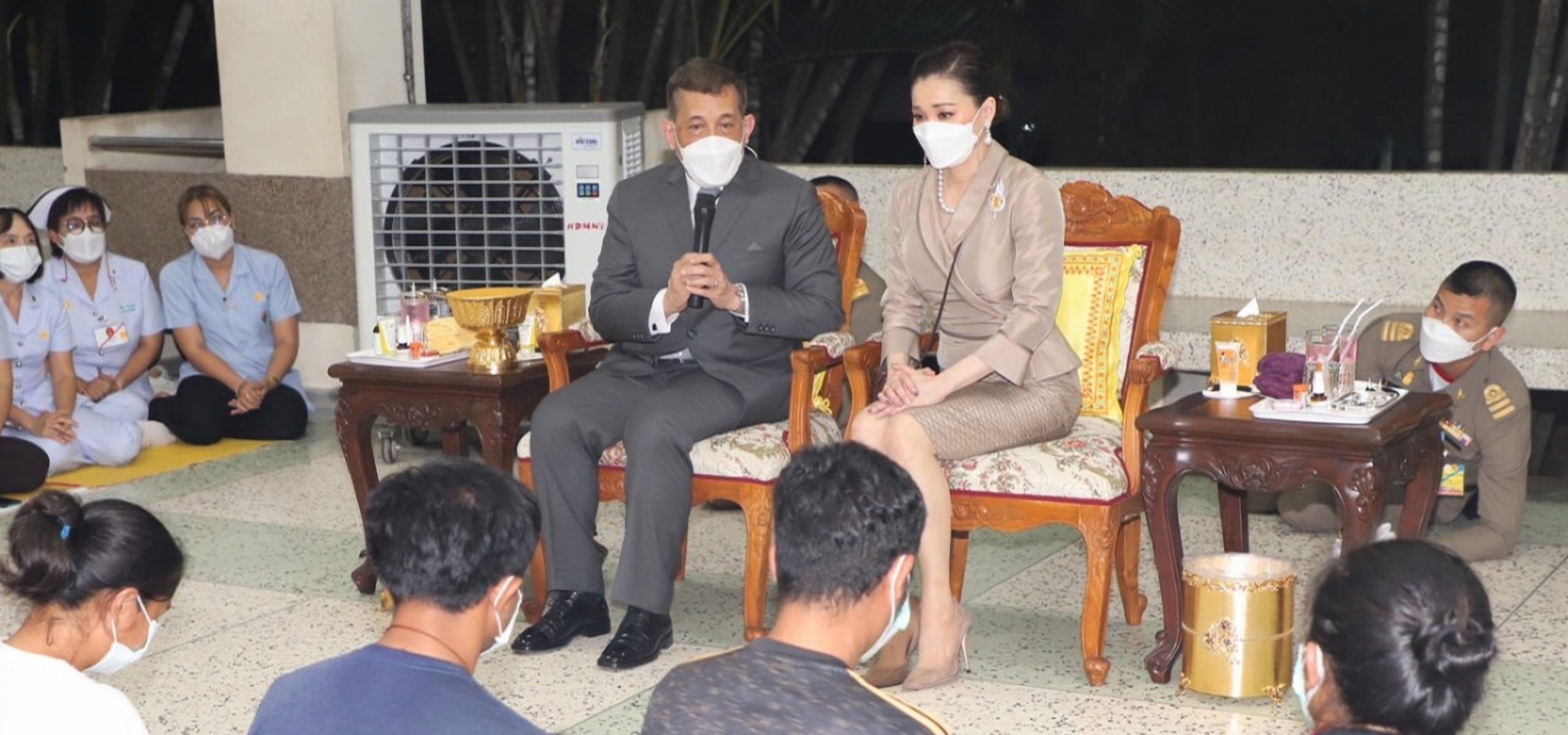 เหตุกราดยิงหนองบัวลำภู ในหลวง - ราชินี พระราชทานกำลังใจผู้บาดเจ็บ