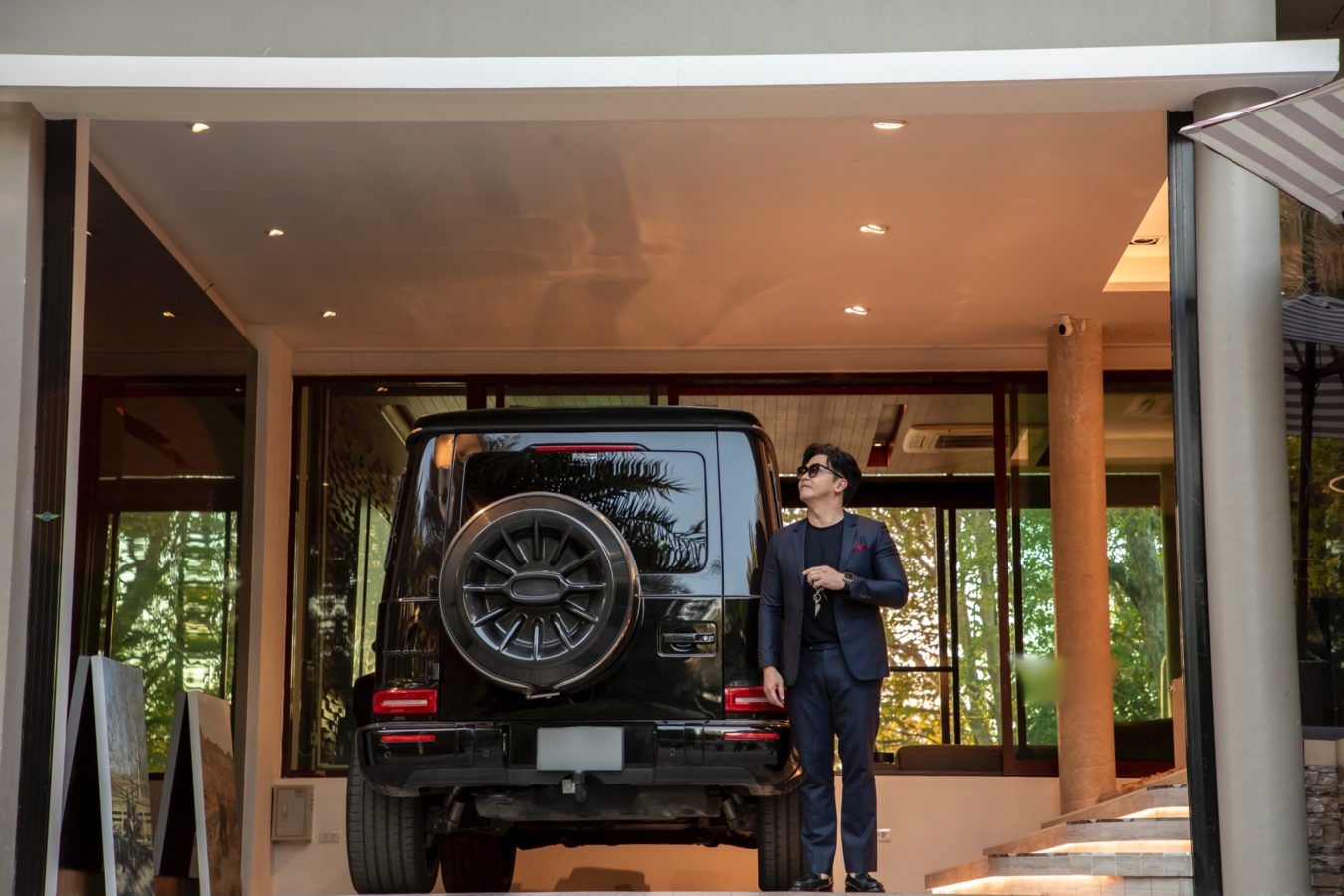 'พีเค-ปิยะวัฒน์ ' พาเปิดบ้านเเละ โรงเก็บรถ สุดหรู