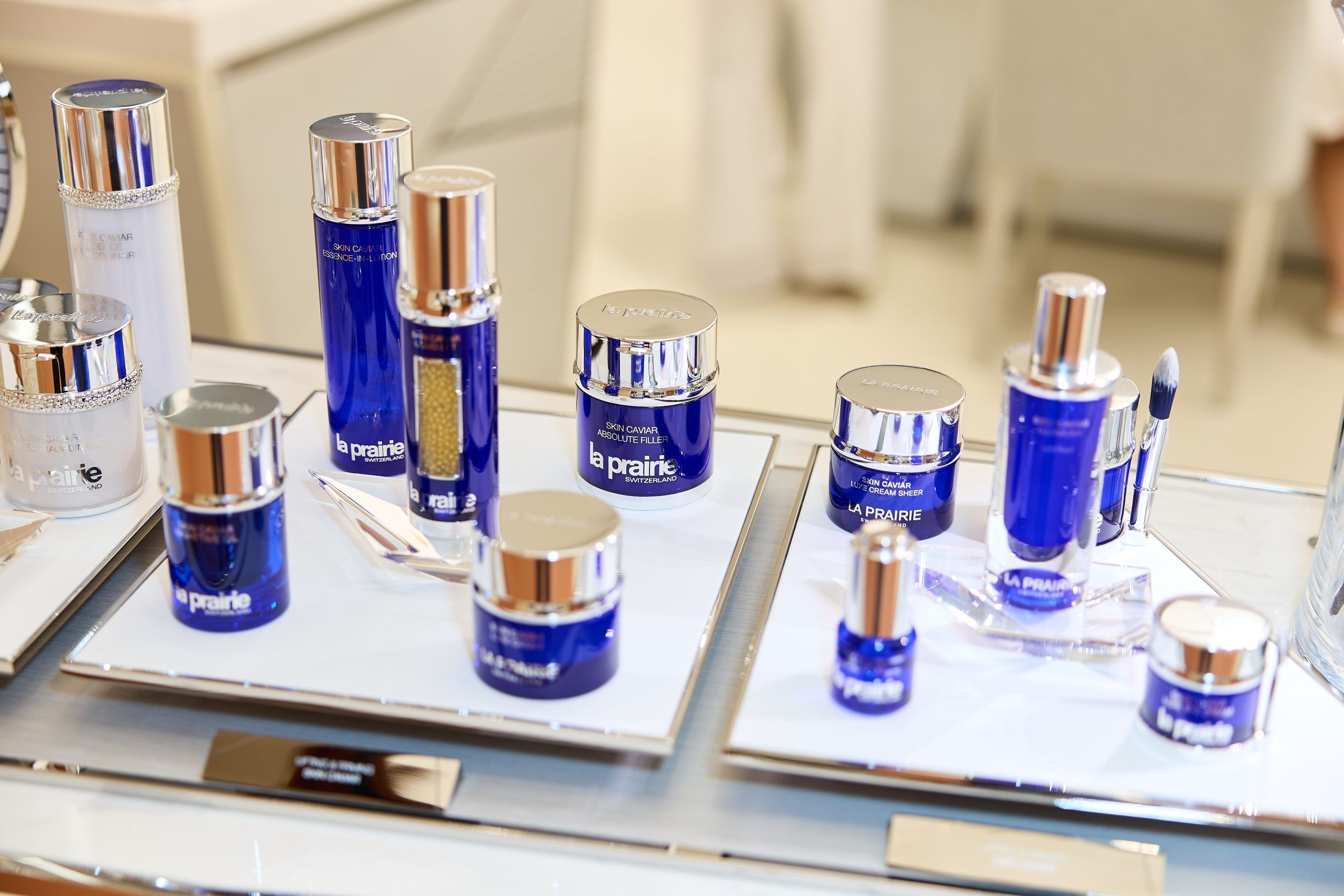 La Prairie สาขาเซ็นทรัลชิดลม ซูมอินโซนบิวตี้ใหม่ เช็คอินเคาน์เตอร์