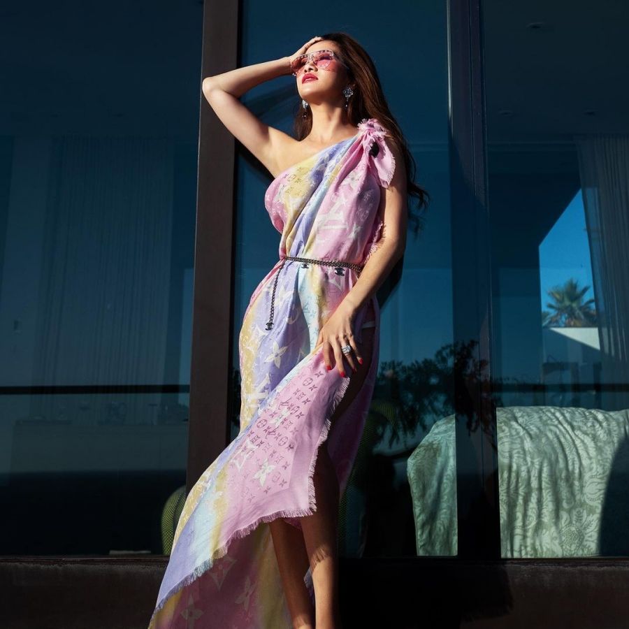 Mimi Morris แต่งตัวไปทะเลให้สวยแซ่บเซ็กซี่ อินสไปร์จากตัวแม่สายแฟ