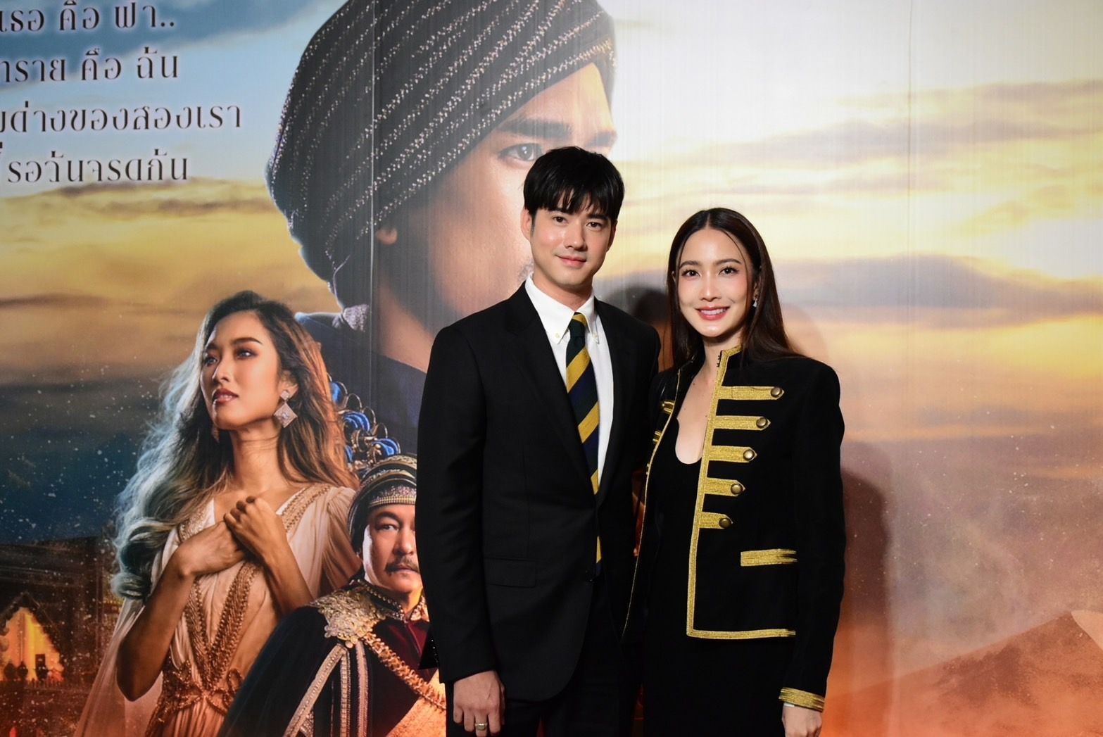 สมการรอคอย! เซเลบริตี้เช็กอินนั่งชม ละครเวที 'ฟ้าจรดทราย เดอะมิวสิคัล'