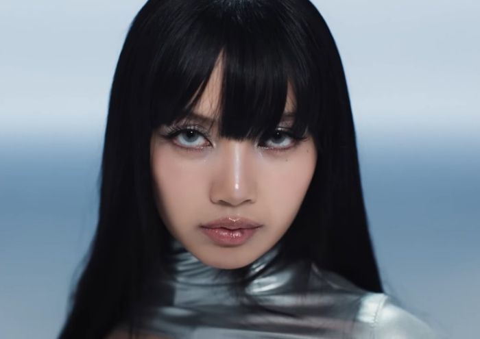 Lisa “Rockstar” ปล่อยซิงเกิ้ลพร้อม MV ใหม่ออกมาไม่ถึงหนึ่งนาที