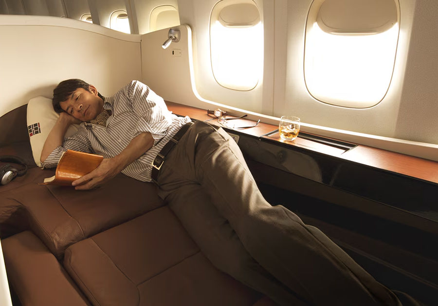 Top 5 ที่นั่งชั้น First Class สุดพรีเมี่ยมของ 5 สายการบิน