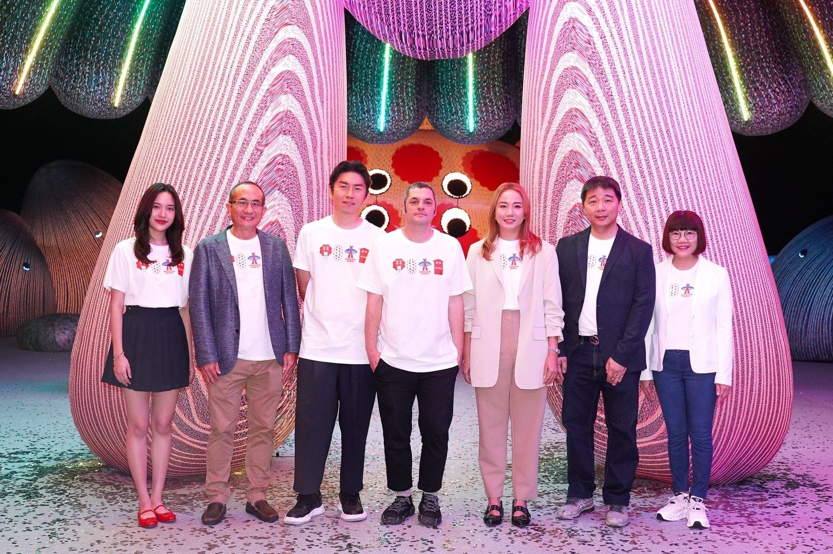 งานอาร์ตฮีลใจ Modern Guru and the Path to Artificial Happiness
