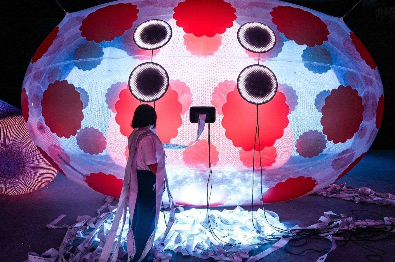 งานอาร์ตฮีลใจ Modern Guru and the Path to Artificial Happiness