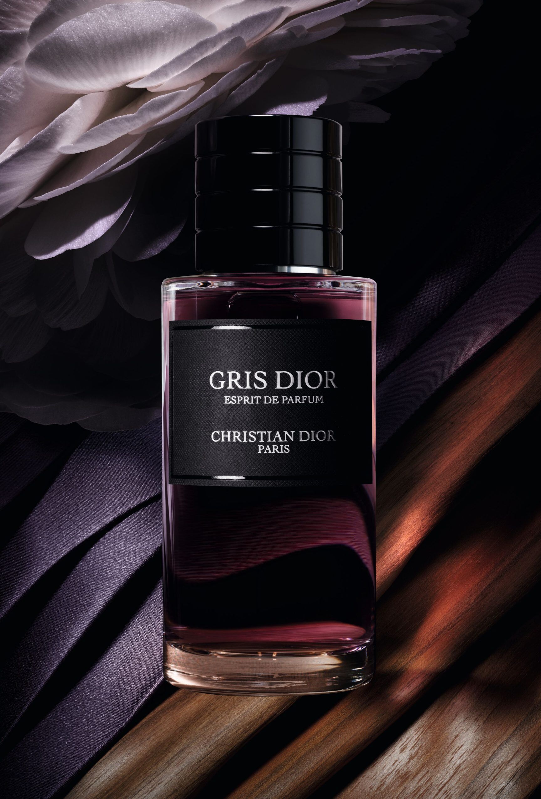 LES ESPRITS DE PARFUM คอลเลกชั่นน้ำหอมประหนึ่งโอต์กูตูร์