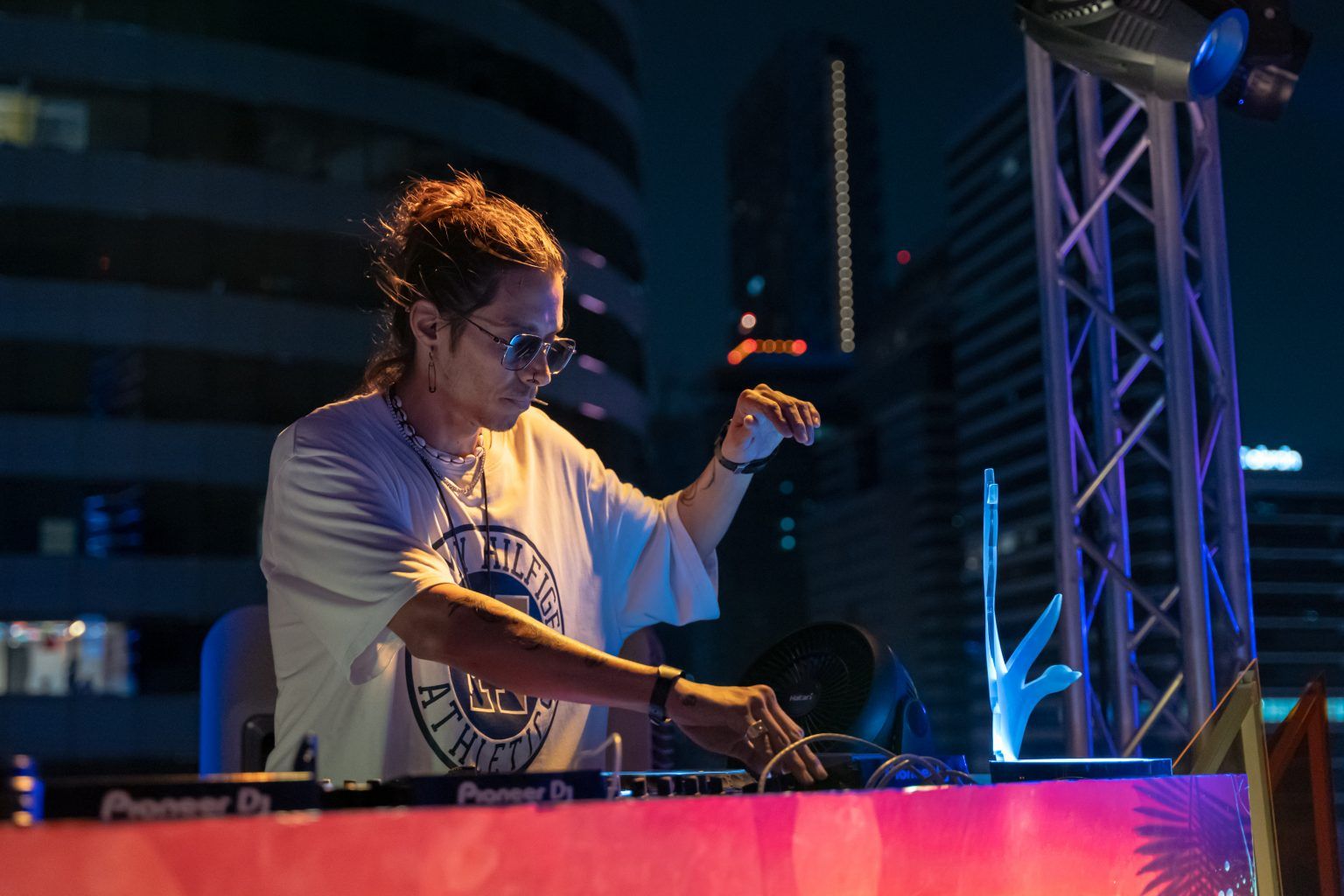 Sunset Splash Pool Party ที่โรงแรมดับเบิ้ลยู กรุงเทพ