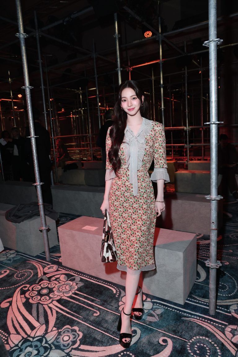 หยุดทุกสายตา! ซูมลุคสวย 'KARINA' ใน Milan fashion Week